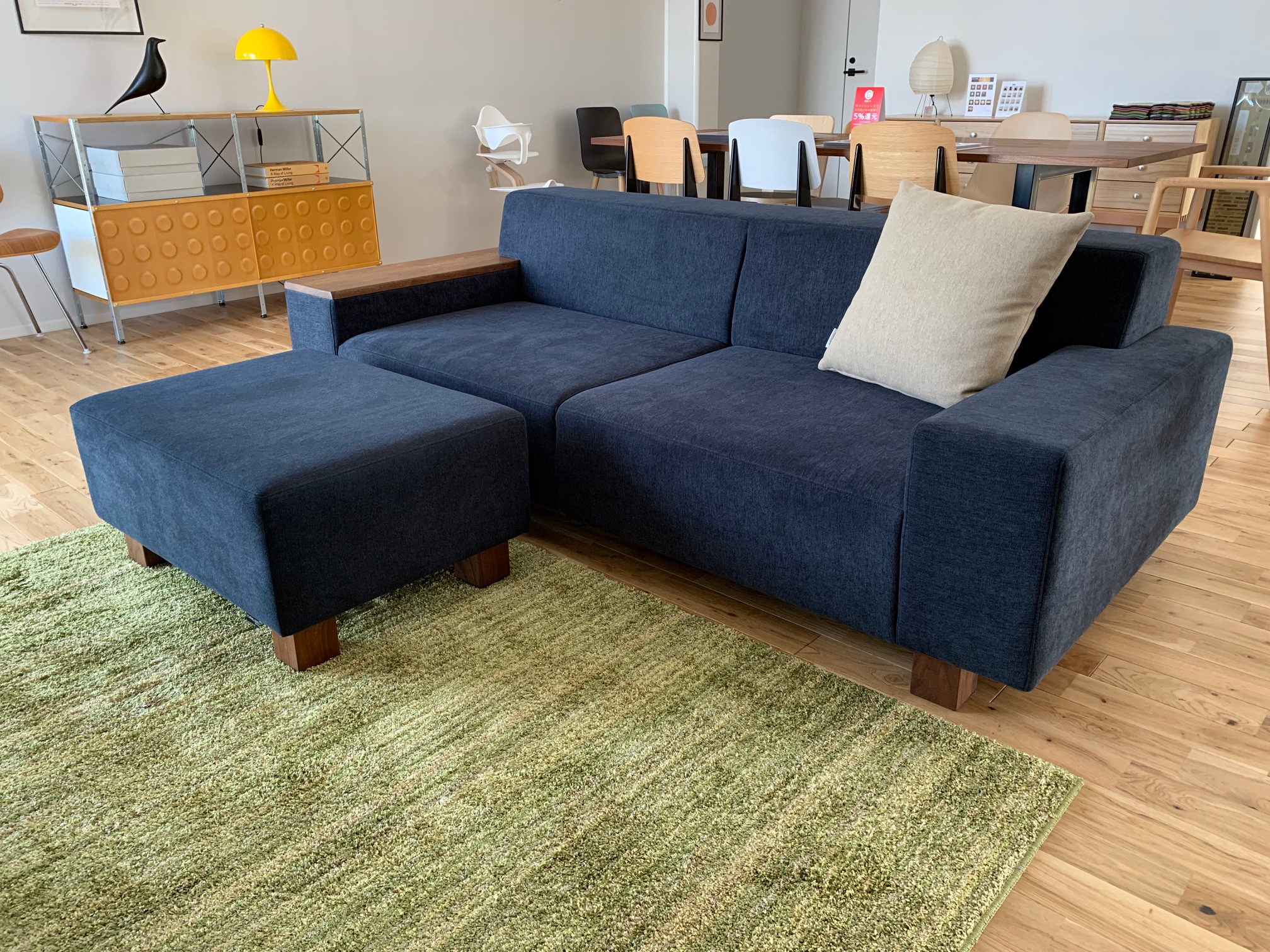 FLANNEL SOFA（フランネルソファ）とは？ | vanilla mag（バニラマグ）