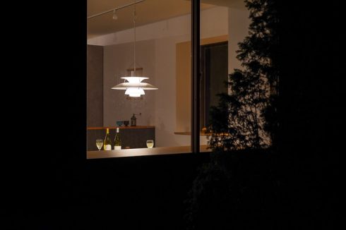 ルイスポールセン 「PH5」の組立と取付けを開封からご紹介 | vanilla mag（バニラマグ）