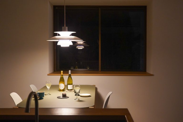 ルイスポールセン 「PH5」の組立と取付けを開封からご紹介 | vanilla mag（バニラマグ）